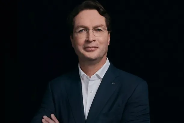 Mercedes-CEO: ‘Sinnvoll’ auf E-Autos und Verbrenner zu setzen ...