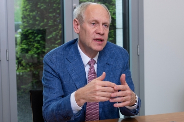 Acatis übernimmt KI-Spezialisten - Institutional Money