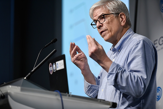 Nobelpreisträger Paul Romer beim Institutional Money Kongress ...